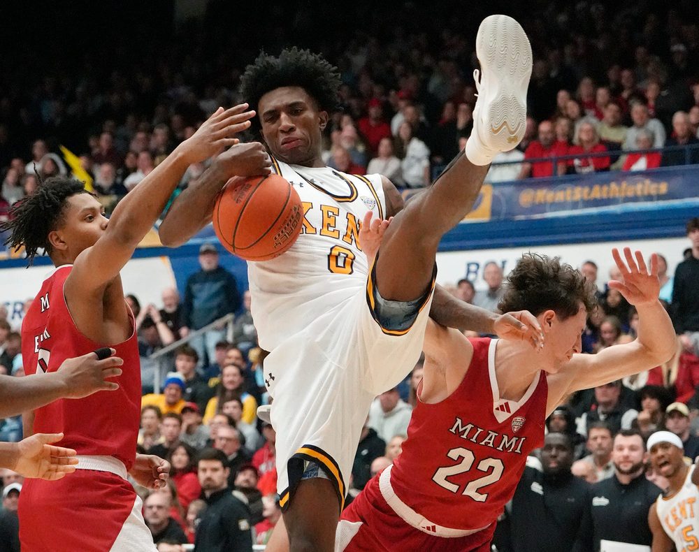 Massachusetts vs Miami (OH) Prediction 1/27/2026 Today's College ...